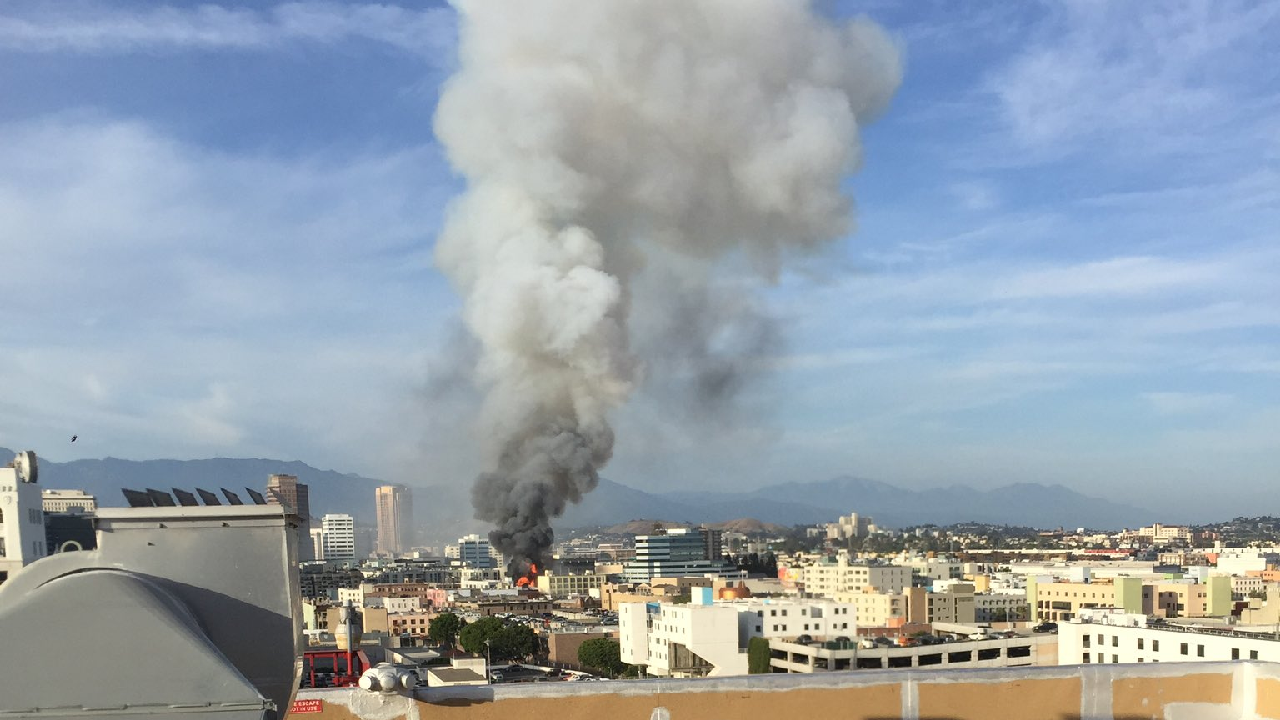 At least 10 firefighters injured battling fire in downtown Los Angeles ...