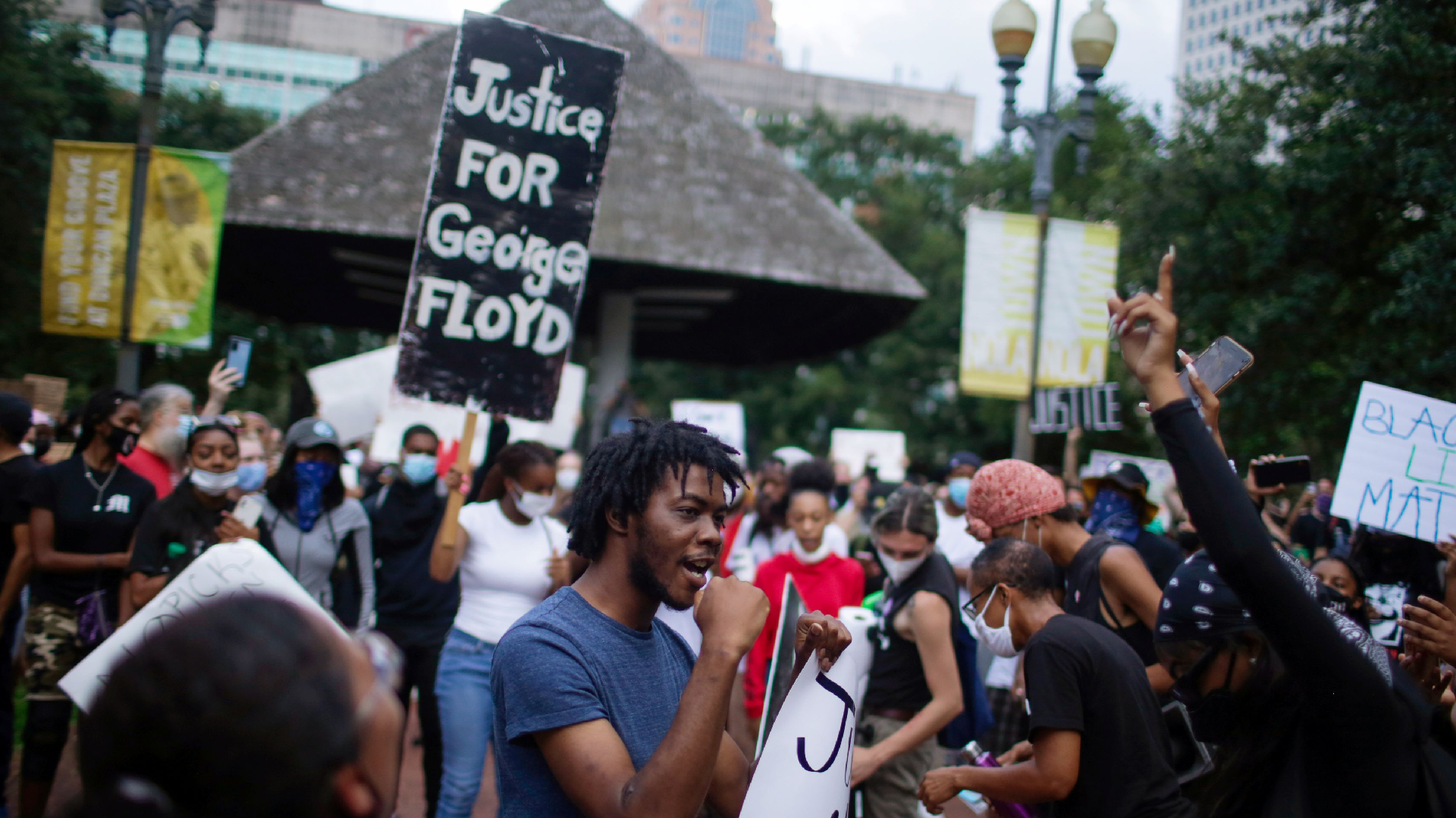 Live: Curfews and clashes as U.S. braces for more nationwide protests ...