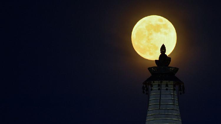Full strawberry moon seen across the world - CGTN