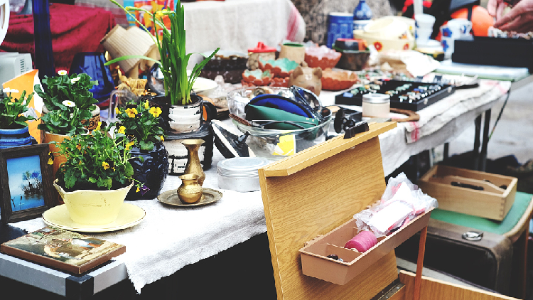 A tour of famous flea markets around the globe - CGTN