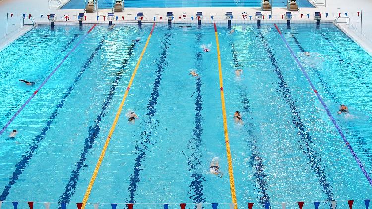 Indoor swimming pools and gyms reopen in England - CGTN