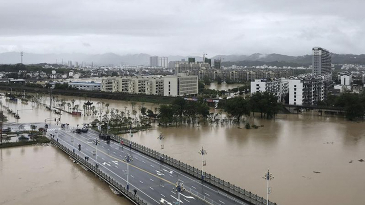 Live China Makes All out Relief Efforts As Heavy Rains Continue CGTN