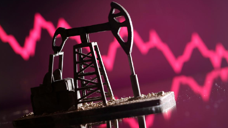 Oil prices struggle to hold five-month high amid pandemic worries - CGTN