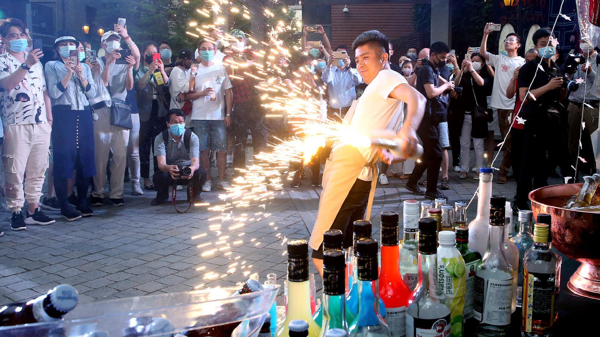 Live: China's night fairs reopen to boost economy - CGTN