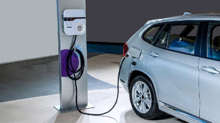 China's NEV storage battery output surges in July - CGTN