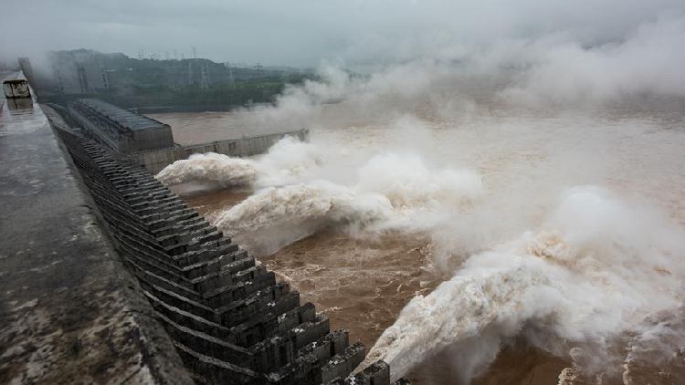 Live: Three Gorges Dam facing its largest flood peak flow - CGTN