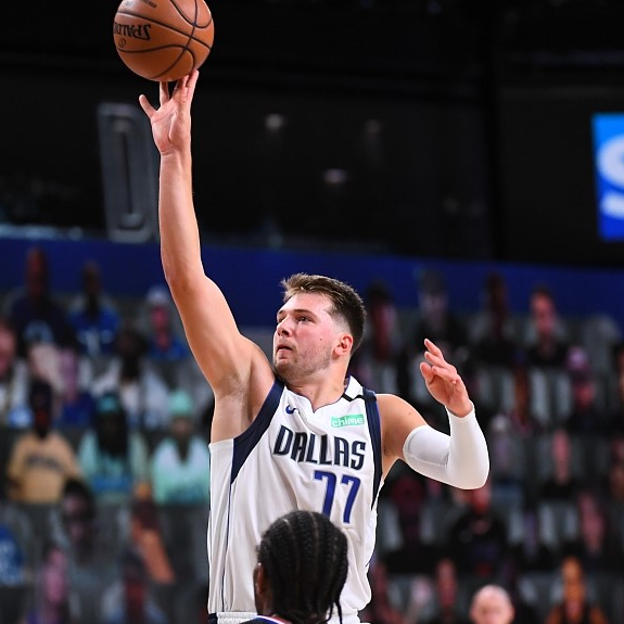 NBA highlights on Aug. 19: Doncic and Dallas upset Clippers in G2 - CGTN