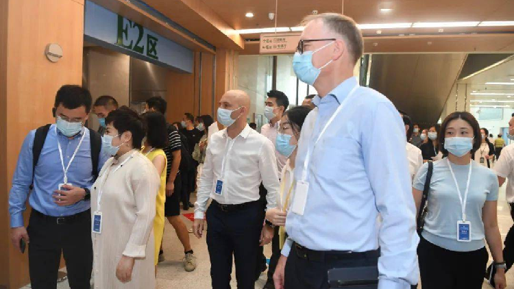 Senior executives from 20 multinational companies visit Wuhan - CGTN