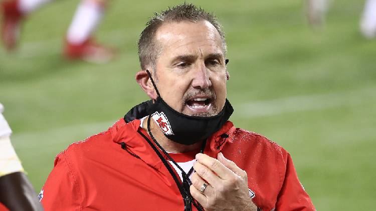 NFL to penalize talking to refs without a mask - CGTN