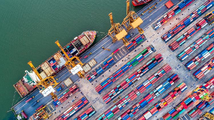 UN report: China, the only country sees positive trade growth in Q3 - CGTN