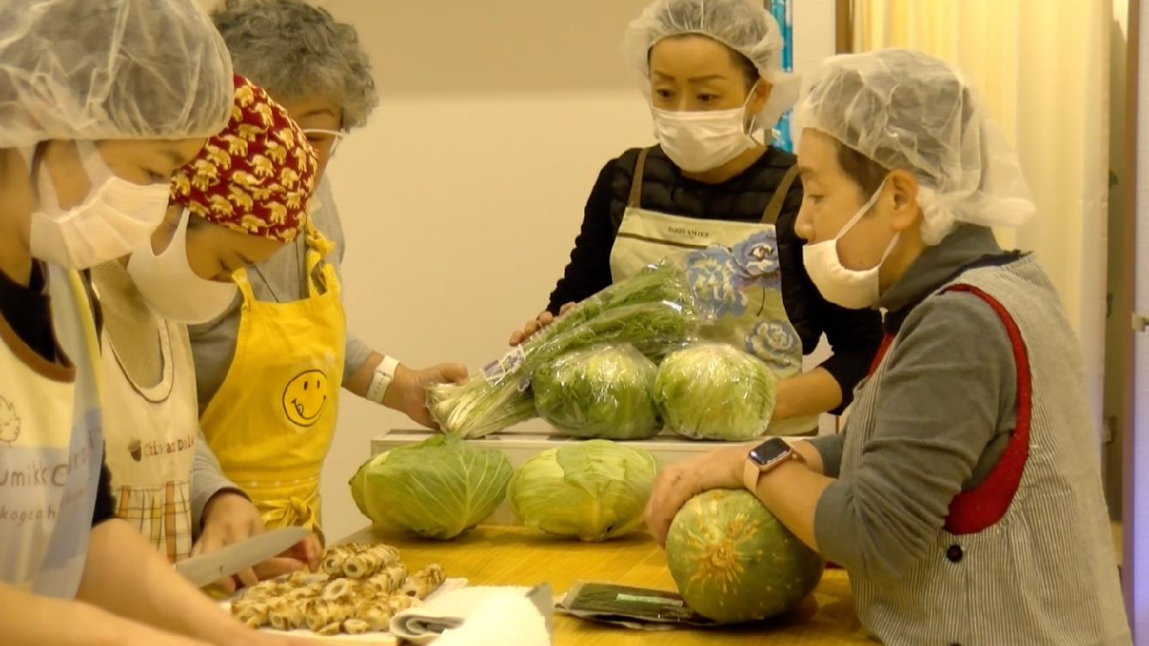 Coping with child poverty in Japan - CGTN