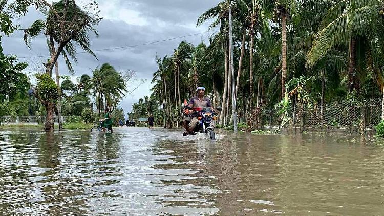At least 20 dead as Super Typhoon Goni batters Philippines - CGTN