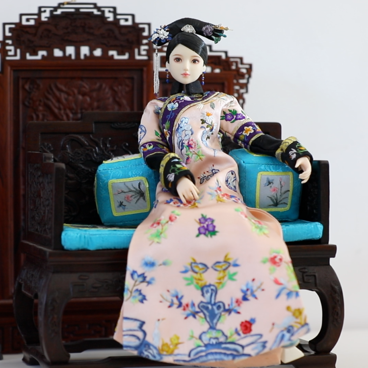 Manchu embroidery: Ancient needlework gets a modern crossover - CGTN