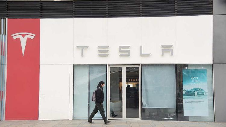 Tesla debuts into S&P after frantic Friday trading - CGTN