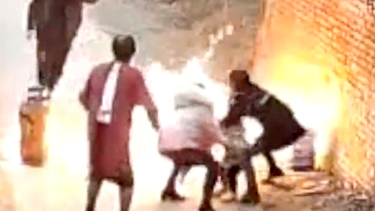 Dramatic: Mothers rescue children after cylinder explosion - CGTN