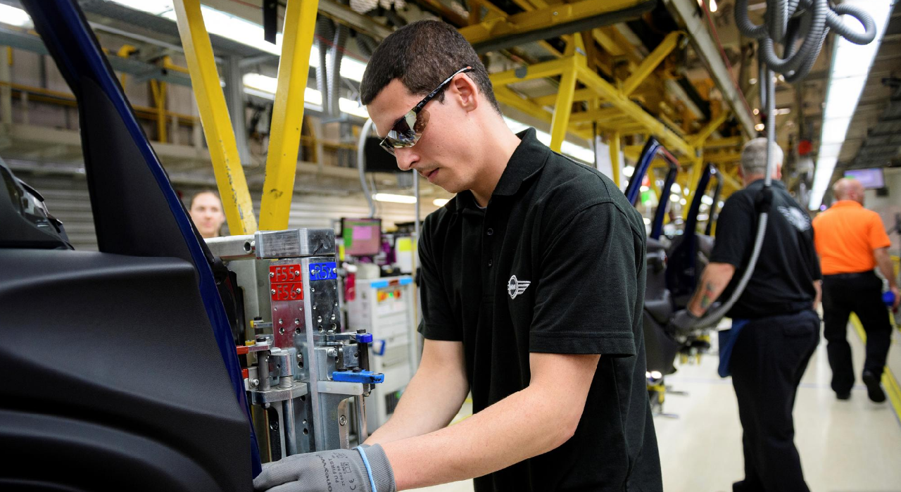 UK factory PMI hits three-year high in December: IHS Markit - CGTN