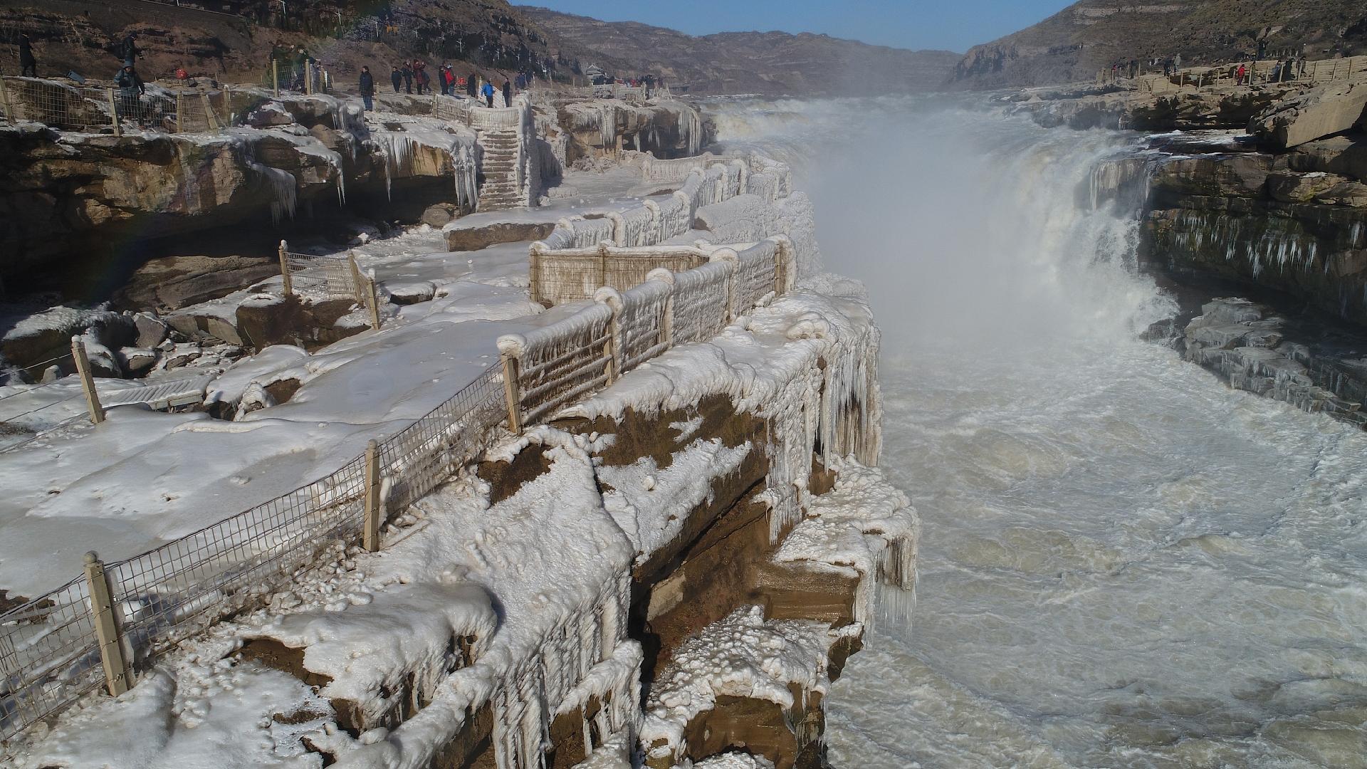 Live: Icicles glitter in sunlight at Hukou Waterfalls – Ep. 5 - CGTN