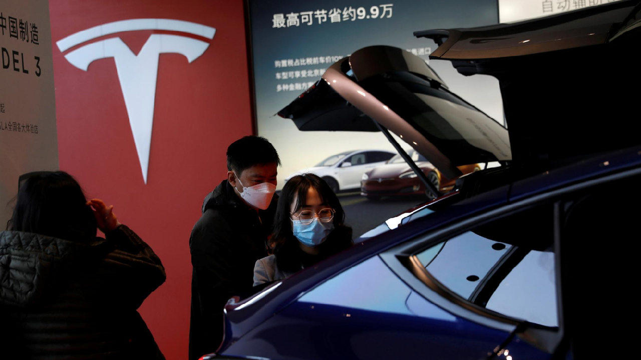 Tesla 'hunts for design chief' to create cars for China - CGTN