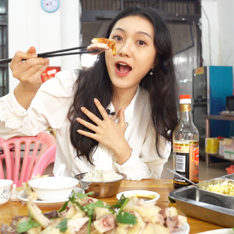 VLOG| Gulping Hainanese chicken rice at its birthplace in Wenchang - CGTN