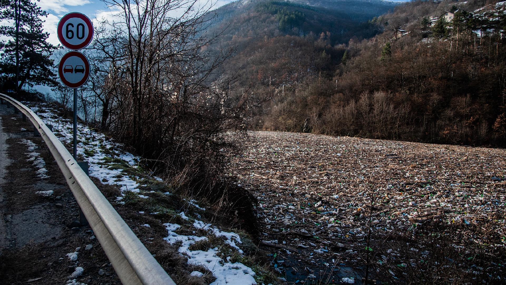 Heavy rains turn Bulgaria's longest river into 'garbage river' - CGTN