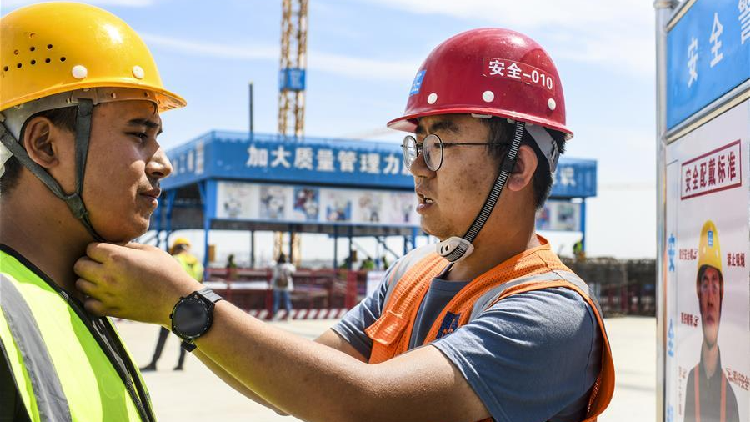 Chinese premier stresses sustained efforts to ensure workplace safety ...