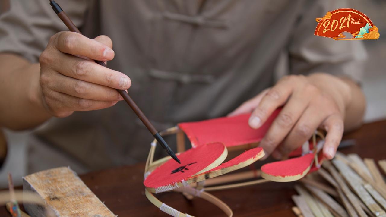 Live: How to make traditional Chinese handicrafts on Valentine's Day - CGTN
