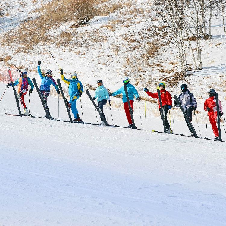 Booming ice-snow tourism in China with Winter Olympics one year away - CGTN