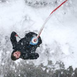 Option for adventurers in winter: Try bungee jumping in Sochi - CGTN