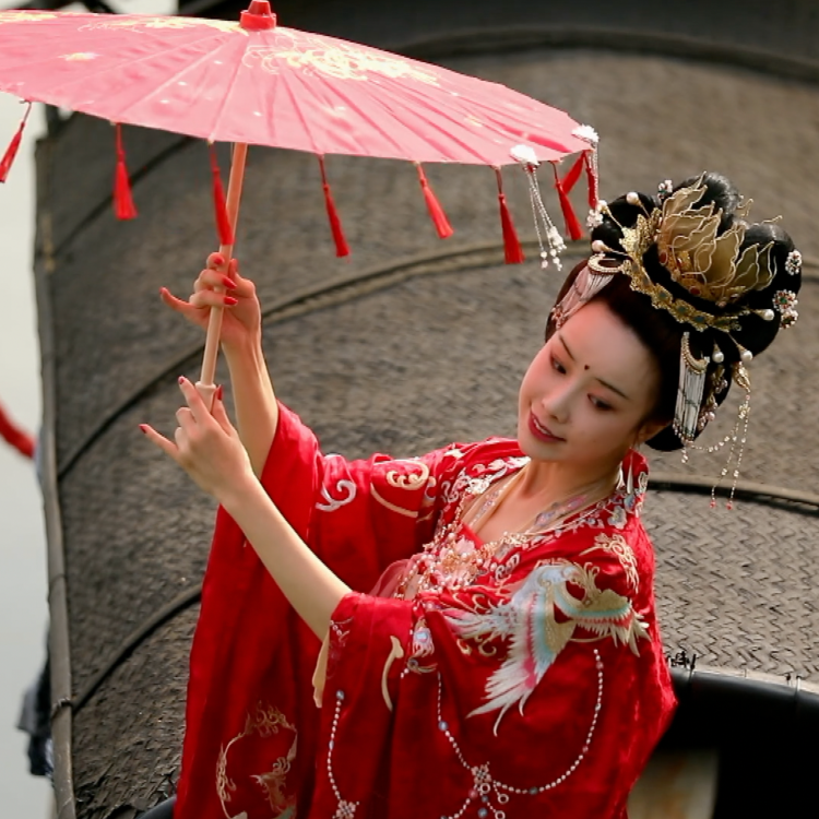 The Hanfu revival, more than just a clothing style - CGTN