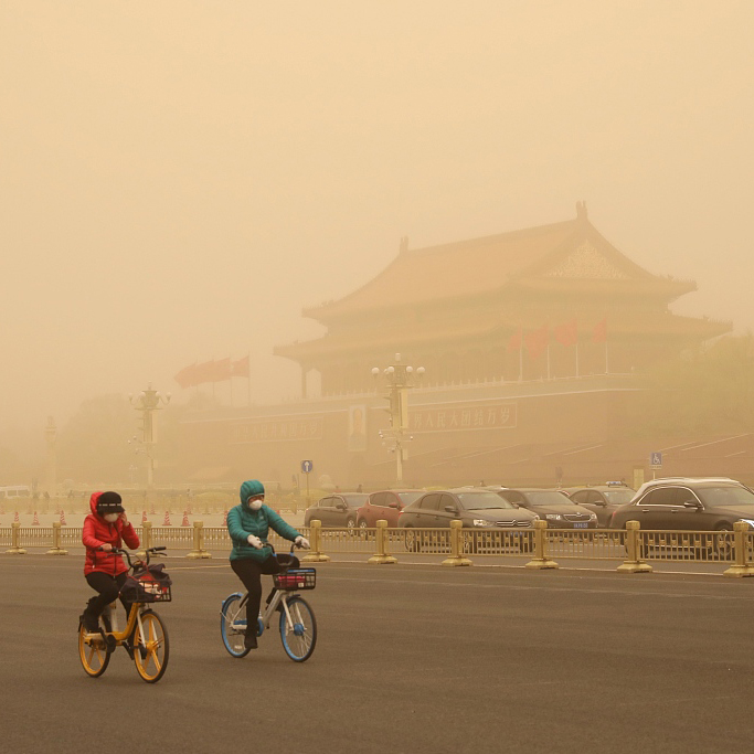 Heavy sandstorm turns Beijing sky yellow - CGTN