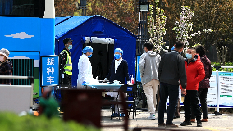 Why China vaccinates its younger population first - CGTN