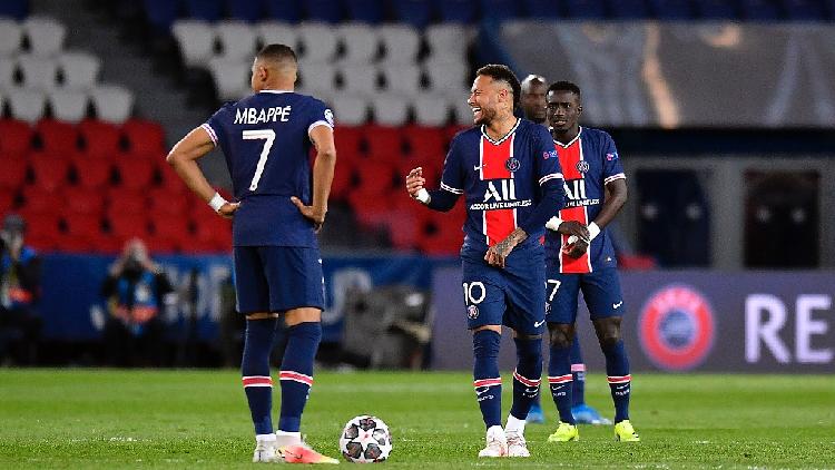 PSG hold nerve to see off Bayern Munich, Chelsea through despite loss ...