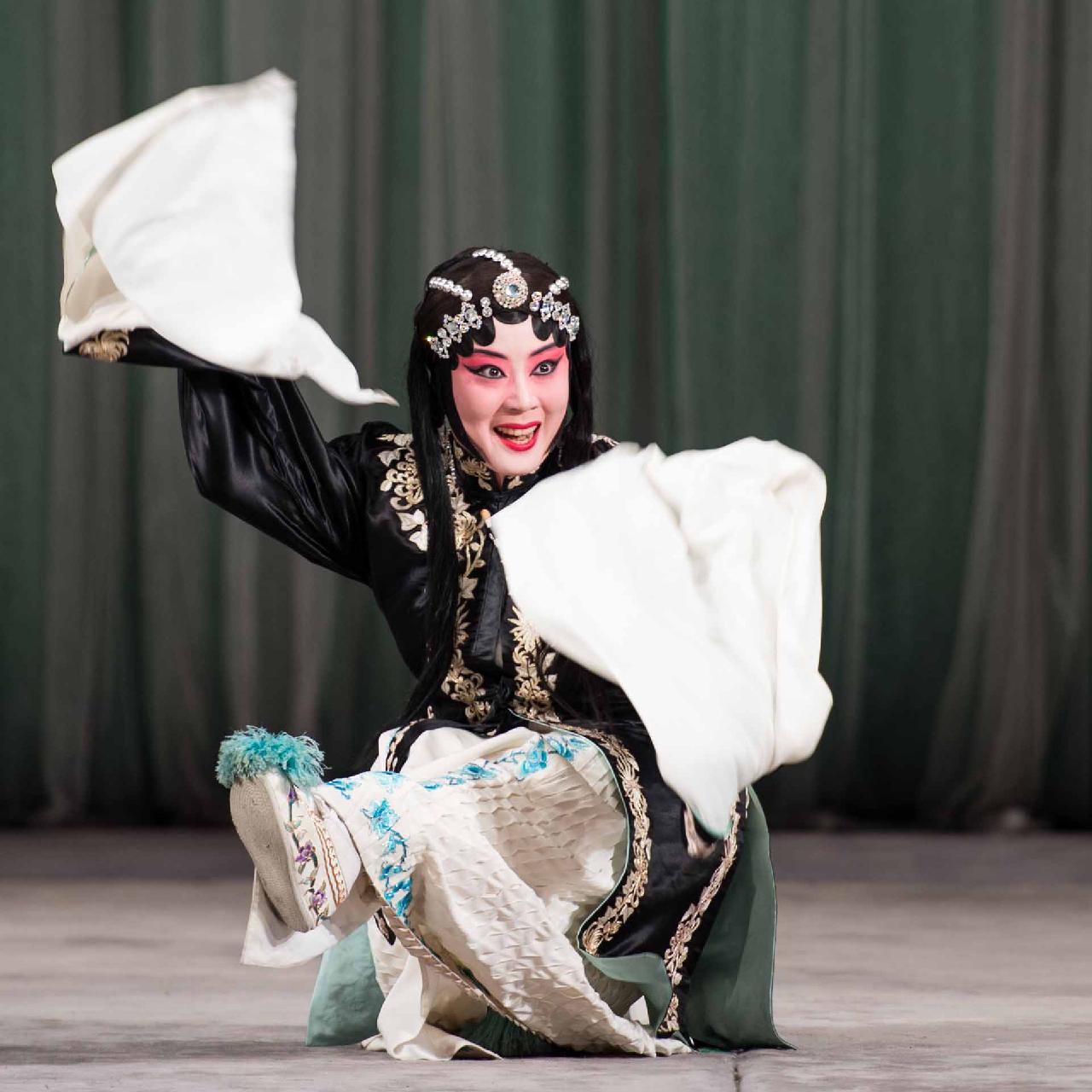 Live: Unveil 'Zhe Zi Xi' of traditional Peking Opera repertoires - CGTN