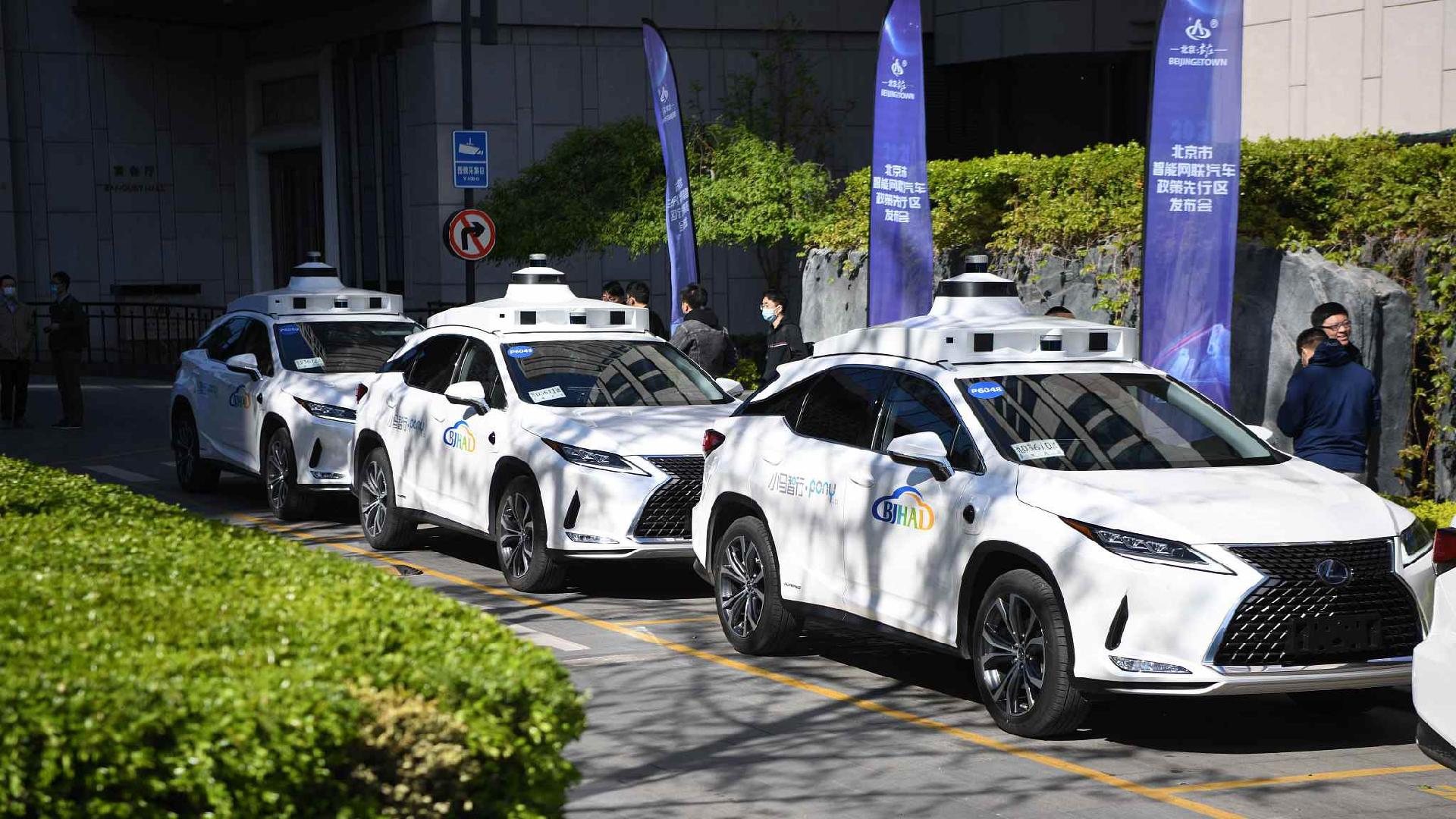 Beijing permits self-driving vehicle testing on expressways - CGTN