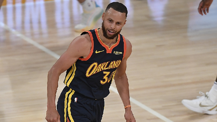 Stephen Curry, Warriors reach 4-year, $215-million contract extension ...