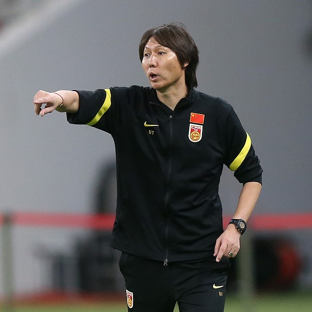 China's football team manager wants players to give their best - CGTN