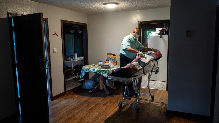 Some U.S. hospitals forced to ration care amid COVID-19 surge - CGTN