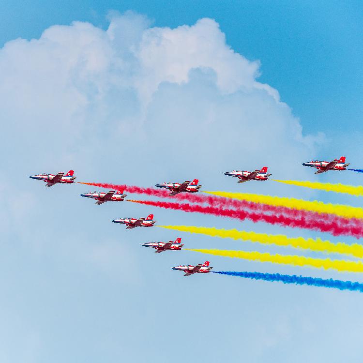 Live: Airshow China 2021 wraps up with stunning aerobatic display - CGTN