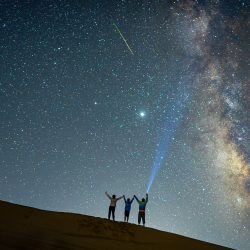 Live: The Draconid meteor shower is likely to peak on October 8 - CGTN