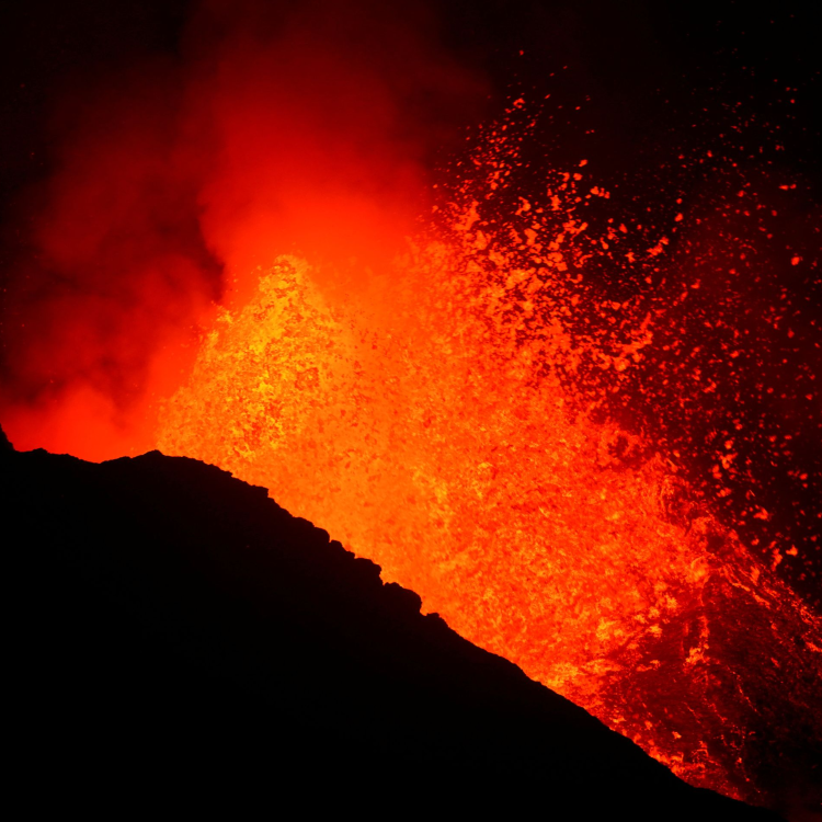 Live: Volcano eruption continues on La Palma in Spain's Canary Islands ...