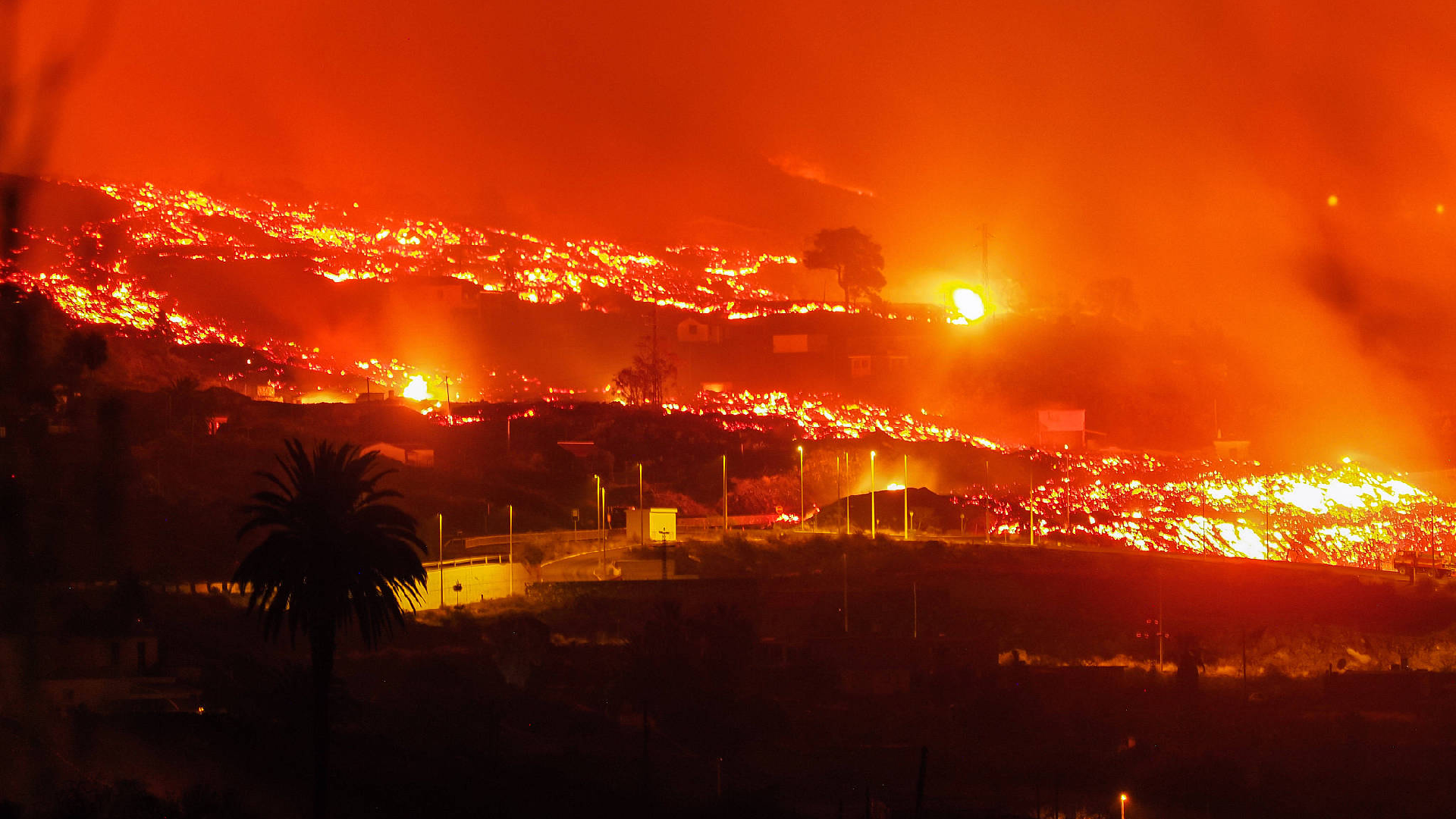 Live: Volcano eruption continues on La Palma in Spain's Canary Islands ...