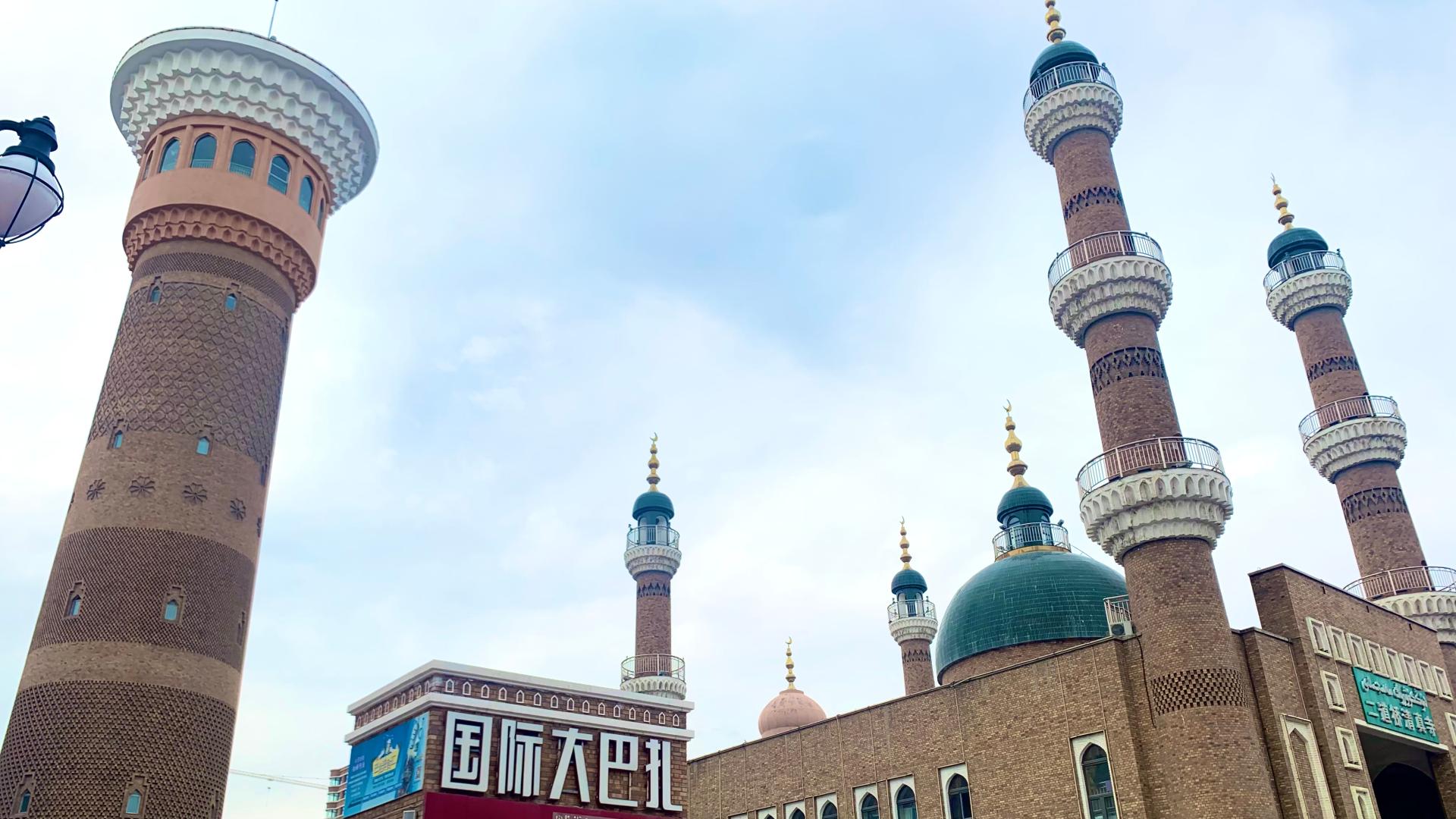 A peek into Urumqi's Xinjiang International Grand Bazaar - CGTN