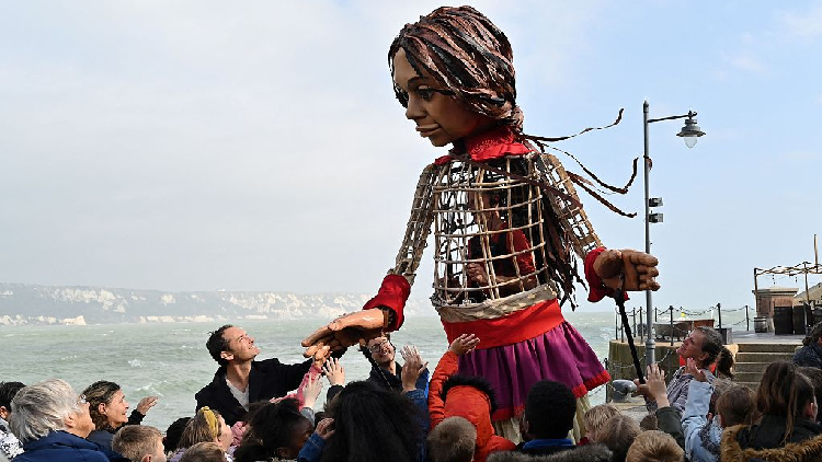 Puppet Little Amal arrives in UK - CGTN