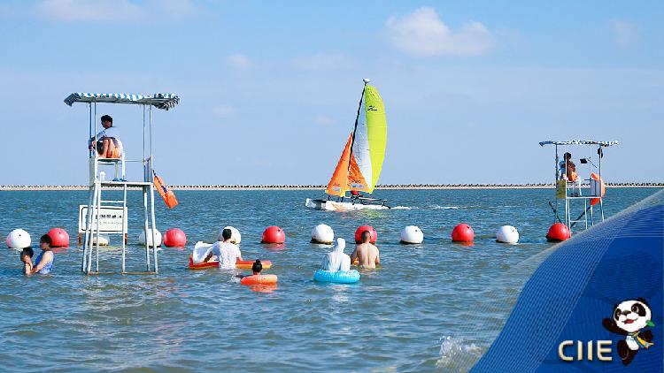 Live: Take a virtual tour of the man-made city beach in Shanghai - CGTN