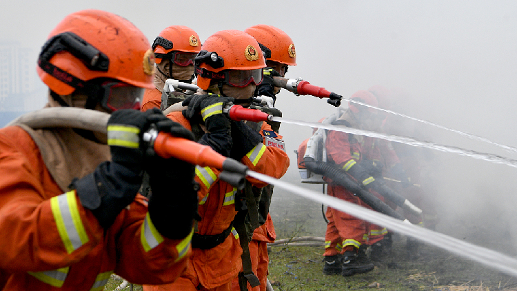 Xi Jinping meets with role models of emergency management system - CGTN