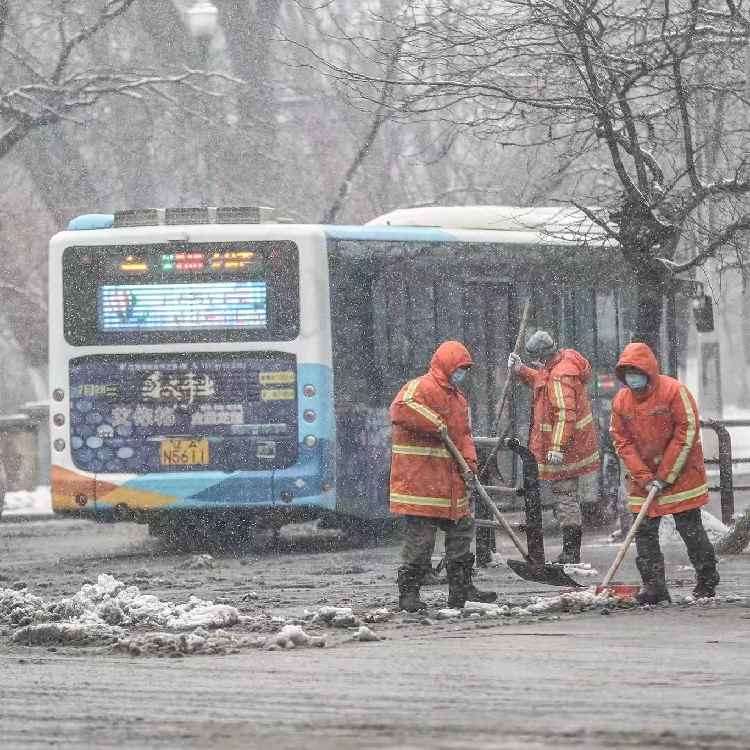 Live: Heavy snow hits NE China's Shenyang - CGTN
