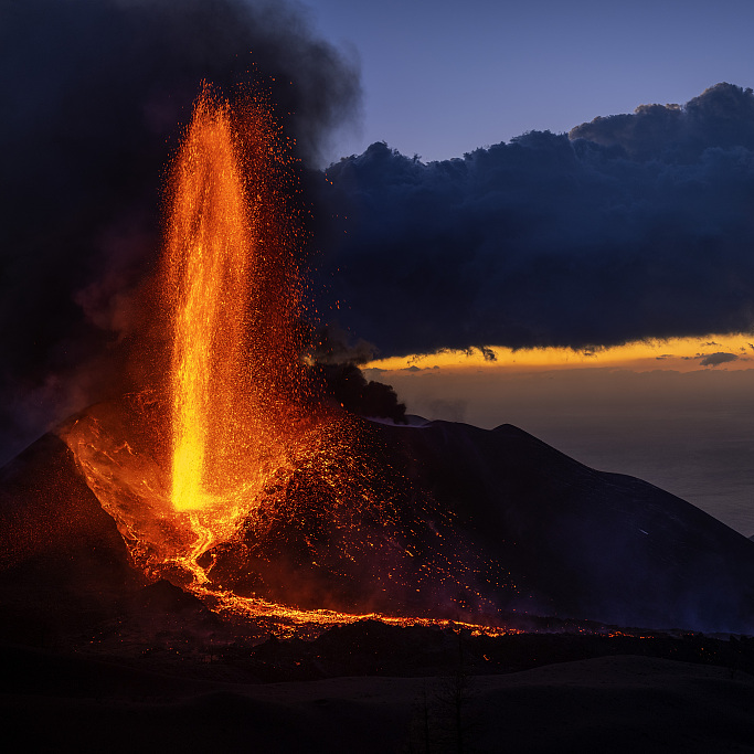 Live: Volcano on Spain's La Palma Island continues to spew lava - CGTN