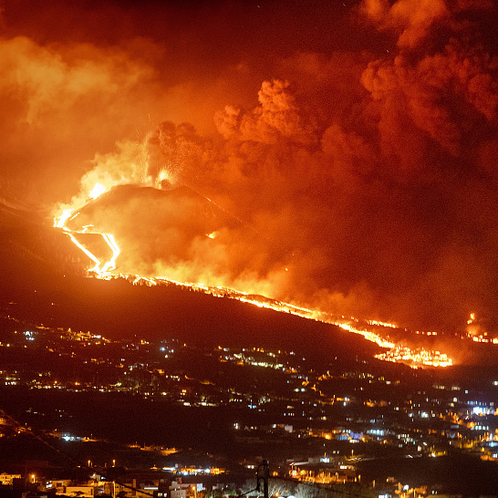 Live: Volcano on Spain's La Palma Island spews lava and ash - CGTN