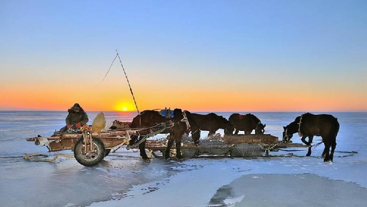 Live: Ice fishing in China's deep freezer - CGTN