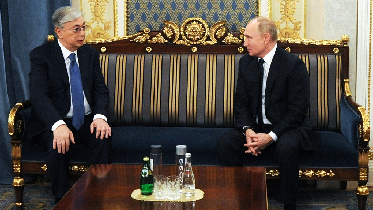 Putin discusses Kazakhstan with Tokayev, other CTSO leaders over phone ...